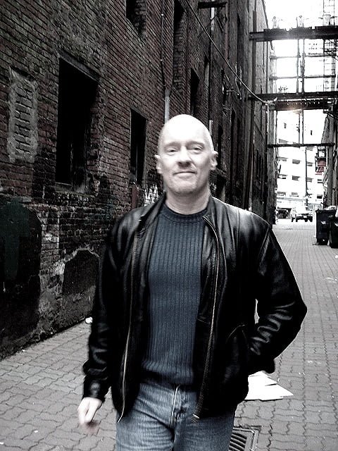 Biography – Tom Carter Gallery